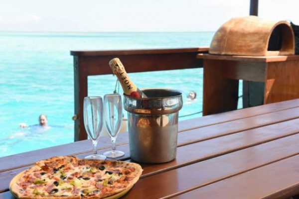 Fiji’s Awesome Floating Bar And Pizzeria (55 pics) – DAM Good Cooking